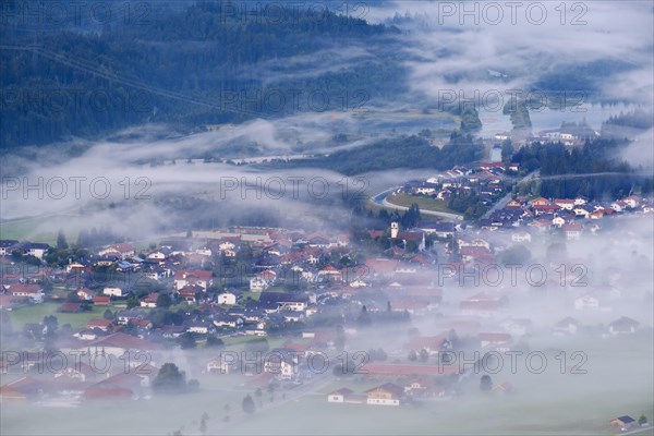 Krun in the morning mist - Photo12 - imageBROKER - Martin Siepmann