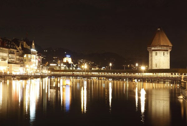 View across the Reuss river - Photo12-imageBROKER-Caroline Kreutzer