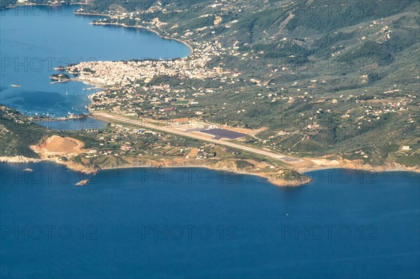 Overview aerial view Skiathos Airport - Photo12-imageBROKER-Markus Mainka