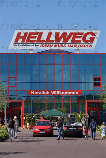 Hellweg Baumarkt - Photo12-imageBROKER-Joko