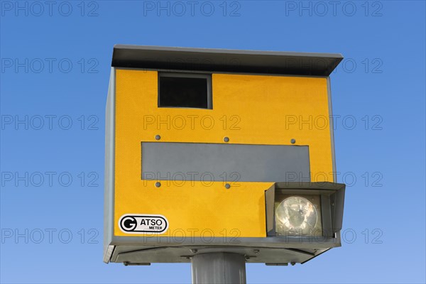 Gatso speed camera - Photo12-imageBROKER-Simon Belcher