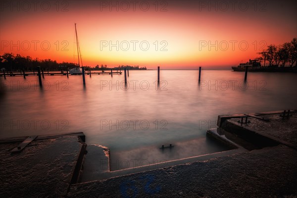 Harbour at a lake - Photo12-imageBROKER-Jan Wehnert