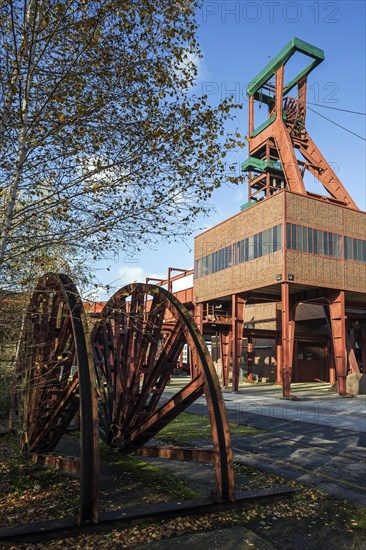 Pithead - Photo12-imageBROKER-Harry Laub