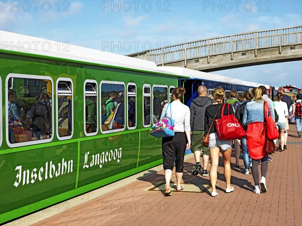 Tourists on the platform of the island railway - Photo12-imageBROKER ...