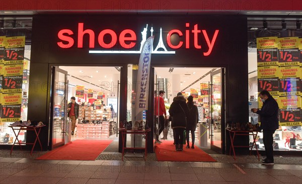 Shoe City - Photo12-imageBROKER-Joko