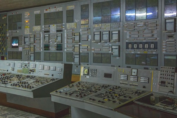 Control room Block III - Photo12-imageBROKER-Rico Mark Ruede