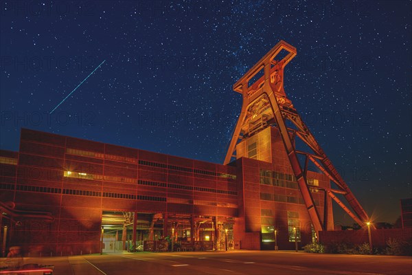 Pithead - Photo12-imageBROKER-Rico Mark Ruede