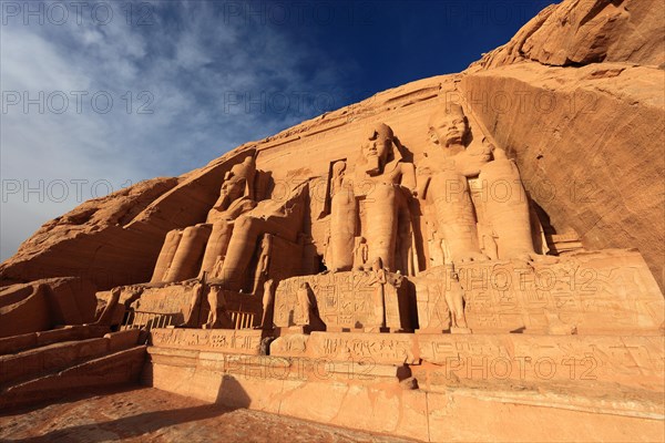 Abu Simbel - Photo12-imageBROKER-Sunny Celeste