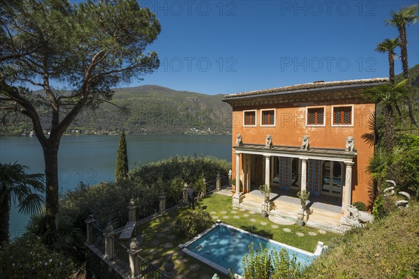 Red Villa in the Park - Photo12-imageBROKER-Daniel Schoenen