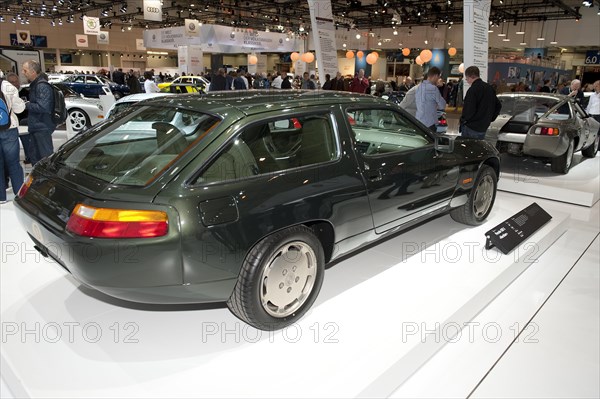 Porsche estate car - Photo12-imageBROKER-F. Schneider