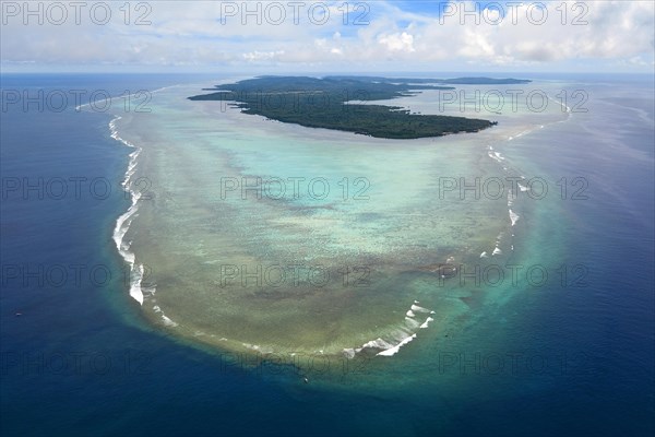 Yap Island - Photo12-imageBROKER-F. Schneider