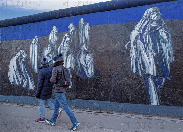 Graffiti at the East Side Gallery - Photo12-imageBROKER-Karl-Heinz ...