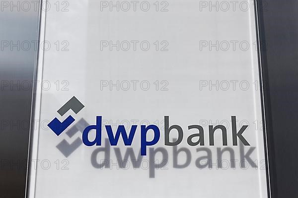 Deutsche Wertpapier Service Bank AG - Photo12-imageBROKER-Karl F ...