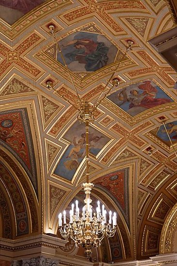 Opera, ceiling - Photo12-imageBROKER-Alexander Poeschel