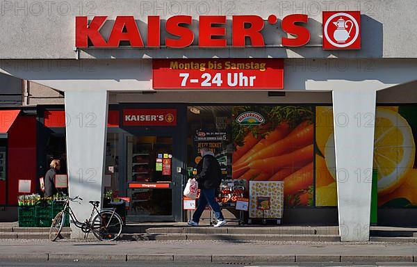 Kaiser's shop - Photo12-imageBROKER-Schoening Berlin