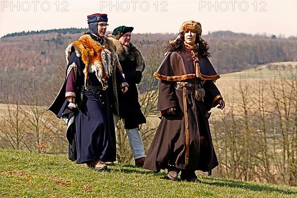 Medieval dressed people - Photo12-imageBROKER-B. Gierth