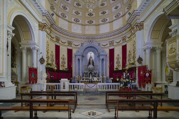 Choir room with altar - Photo12-imageBROKER-Michael Weber