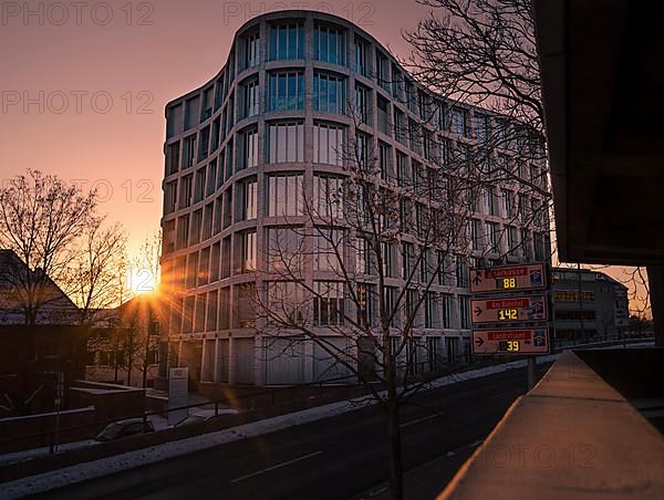 Golden hour at modern building - Photo12-imageBROKER-Manuel Kamuf