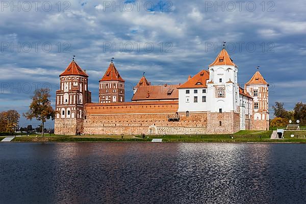 Travel belarus background - Photo12-imageBROKER-Dmitry Rukhlenko