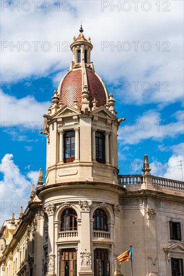 Town Hall of Valencia - Photo12-imageBROKER-Maciej Olszewski
