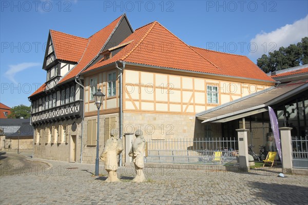 Gleimhaus and sculpture - Photo12-imageBROKER-Gerald Abele