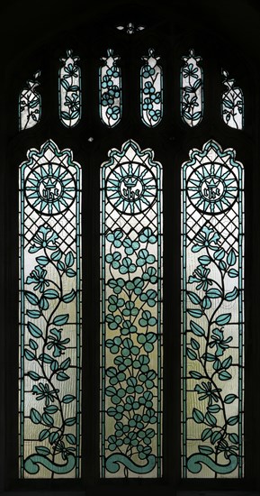 Leaded floral design - Photo12-imageBROKER-Ian Murray