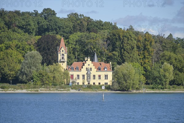 Seeheim Castle - Photo12-imageBROKER-Schoening