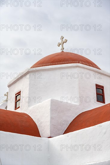Red dome of a white Cycladic Greek Orthodox church - Photo12 ...