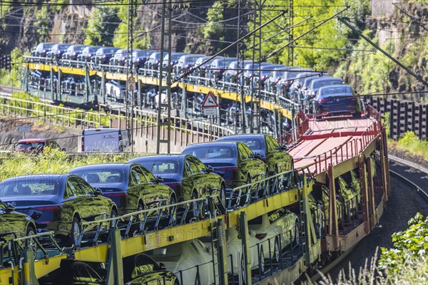 Goods train with brand new Mercedes cars - Photo12-imageBROKER-Arnulf ...
