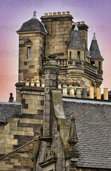 House roof decorated with towers - Photo12-imageBROKER-Angela to Roxel