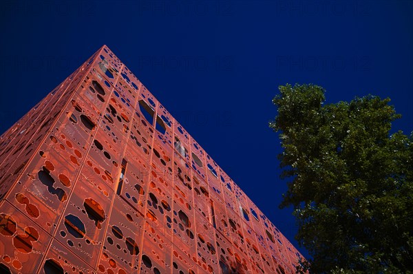 Cube Orange - Photo12-imageBROKER-Michael Weber