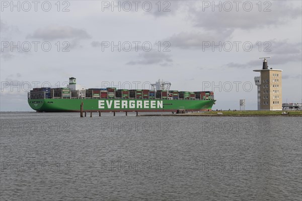 The container ship Ever Goods of the Evergreen shipping company passes ...