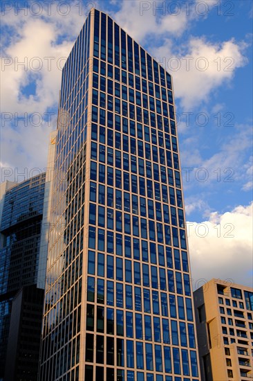 High-rise building in the banking district - Photo12-imageBROKER-K ...