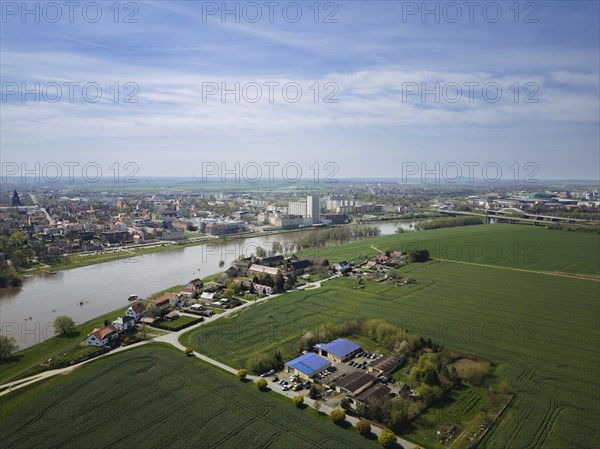 Riesa town centre on the Elbe with Promnitz Castle - Photo12 ...