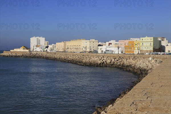 Coastline in Barrio de la Vina, city centre of Cadiz, Spain, Europe ...